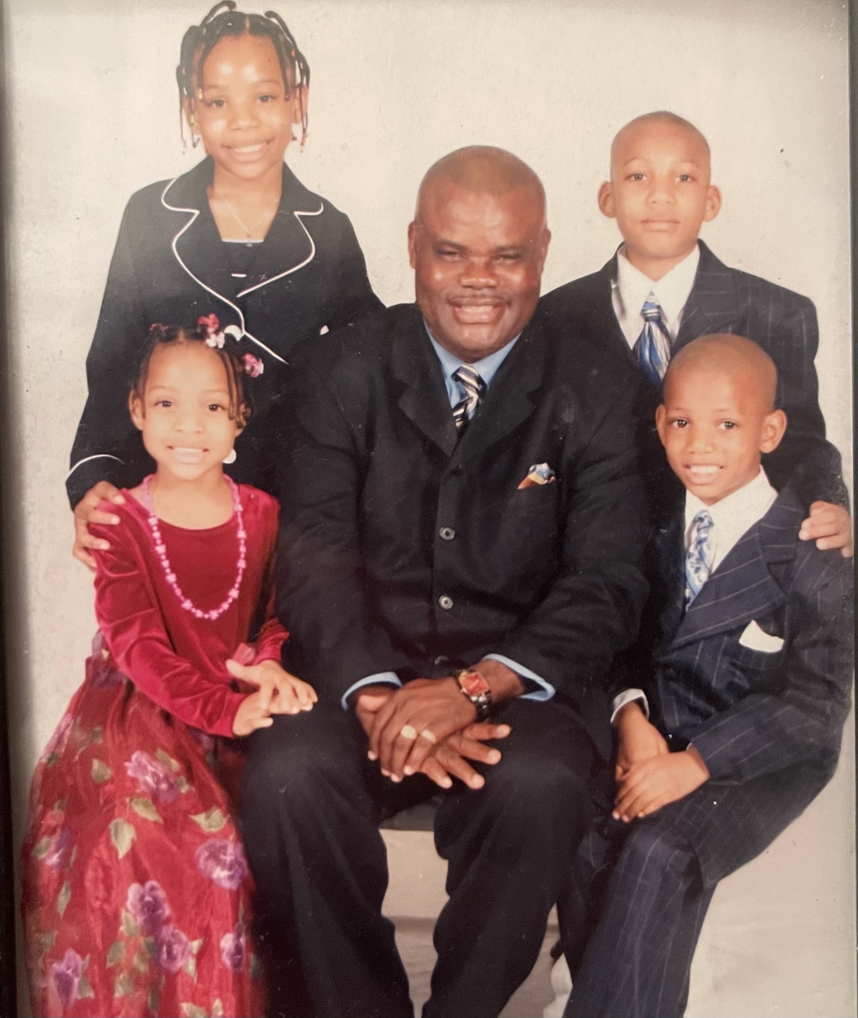 Woman hails her father who did the "impossible" by raising her and her ...