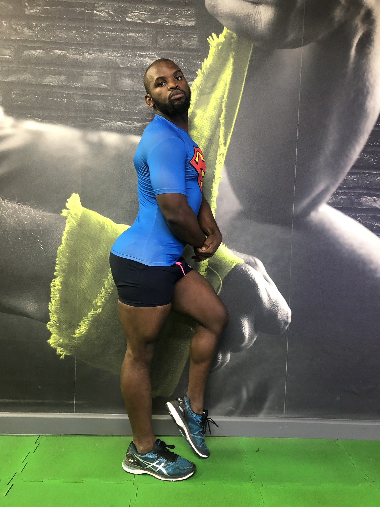 Photos: South African comedian mimics ladies in hilarious pose